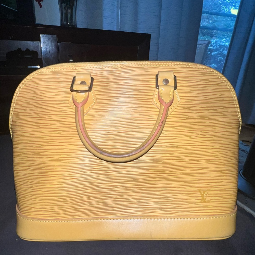 Louis Vuitton Vintage Alma Handbag Epi Leather Pm - Gem